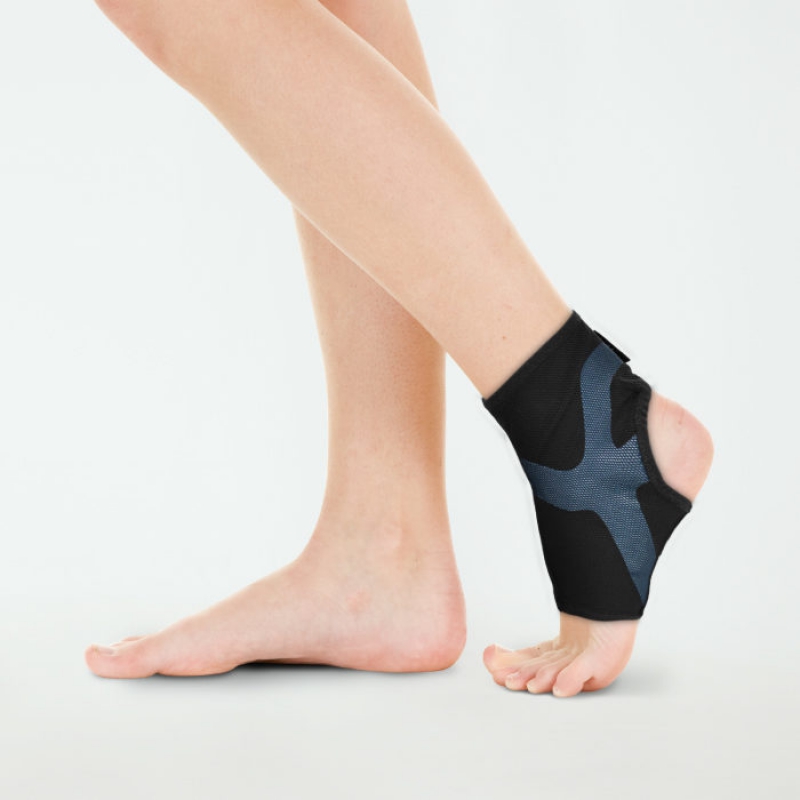 Triple-Compression Ankle Stabilizer (With Power-Band Compression Taping ...
